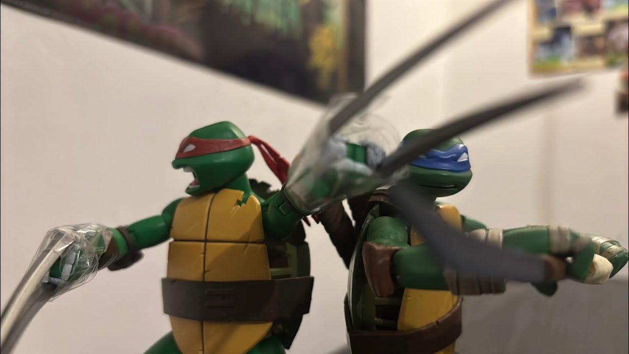 Leo vs Raph in Stop Motion (TMNT 2012)