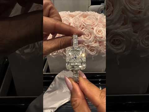 THE DEFINITION OF ELEGANCE💎 @jacobandco#AshokaDiamond watch. The timepiece is cleverly designed.