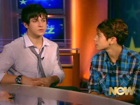 David & Jake ‘What’s The Buzz?’ | Social Butterflies