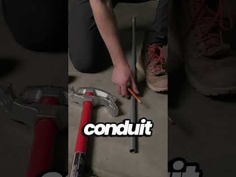 How do you bend a 90 in EMT Conduit?
