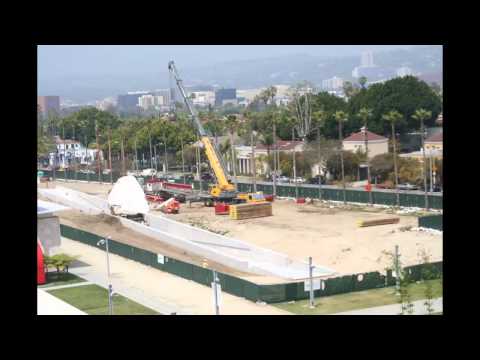 Time Lapse Construction of Levitated Mass at LACMA