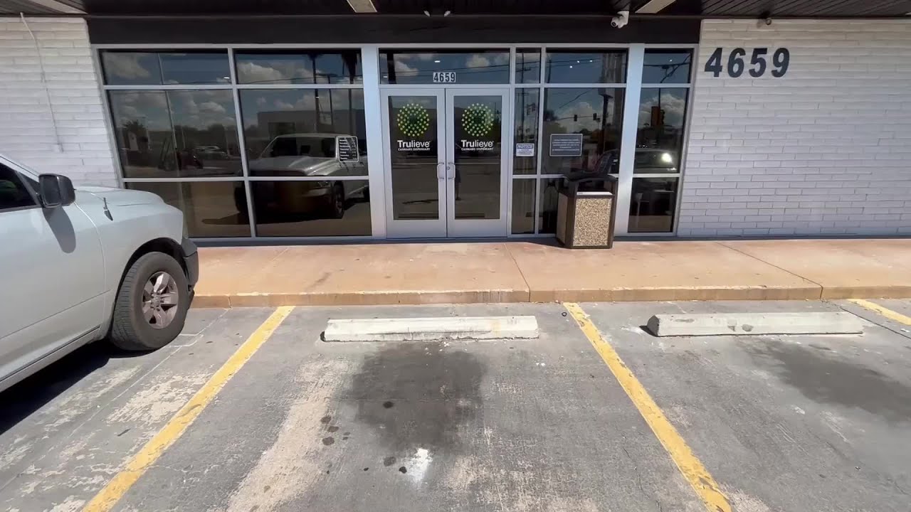 Watch now: New Trulieve dispensary opens its doors in Tucson