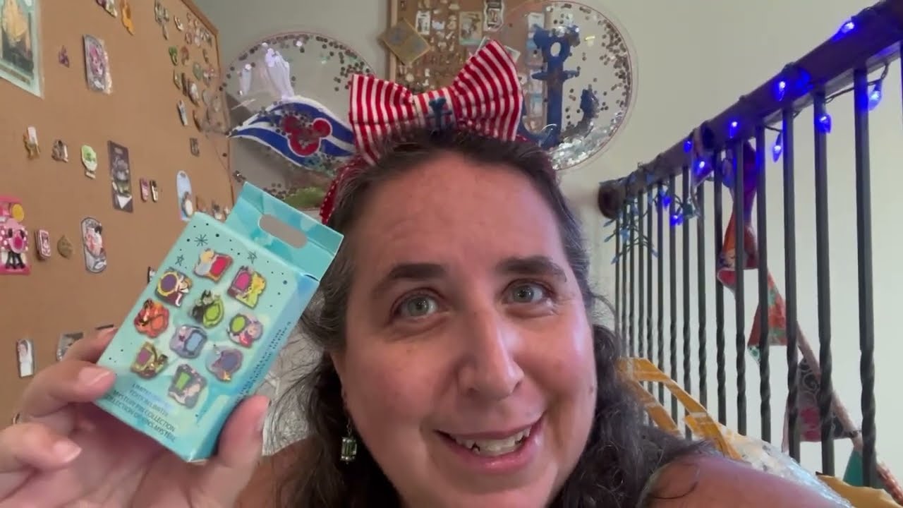 Magical Mystery Pins from Disneyland. P-INsanity opening #enchantedmysterypins