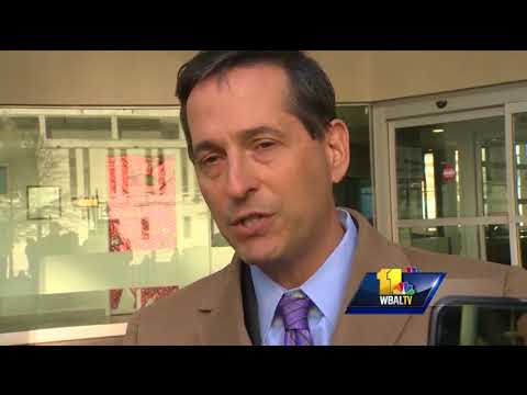 Video: Former officer 'ashamed' in corruption case