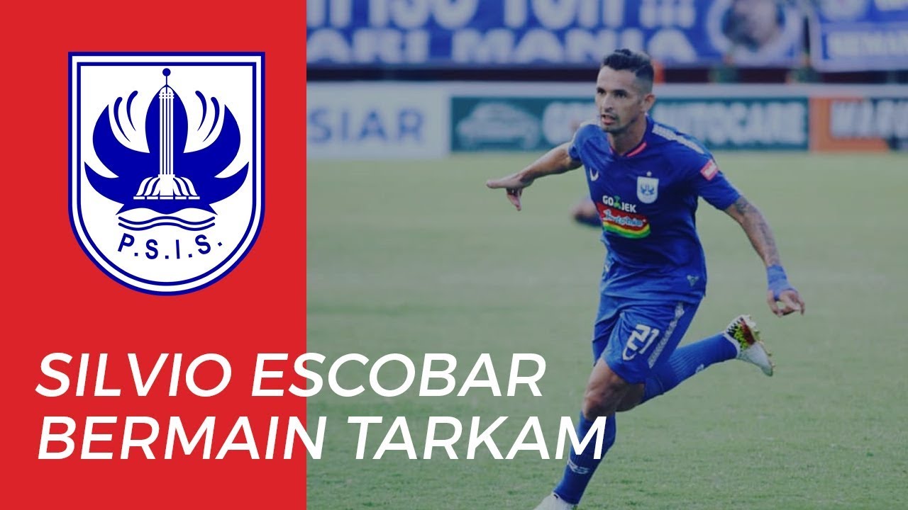 Pemain Bola Silvio Escobar Mengisi Waktu Luang dengan Bermain Bola ...