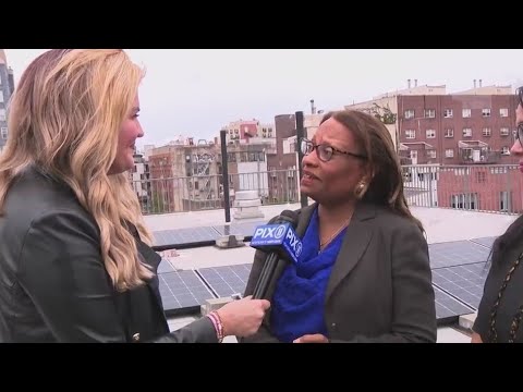 Acting HUD secretary visits Brooklyn NYCHA development