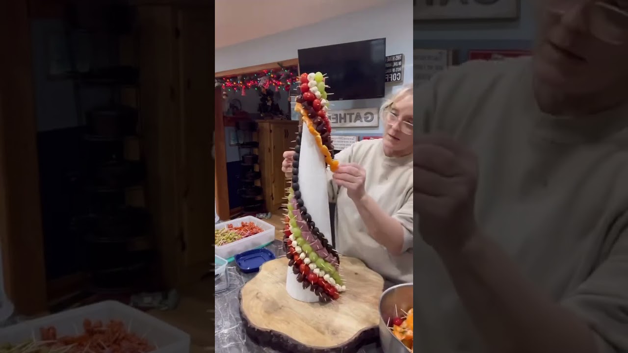 MY CHARCUTERiE CHRiSTMAS TREE MINIVLOG #justthebells10 #christmastree #charcuterie