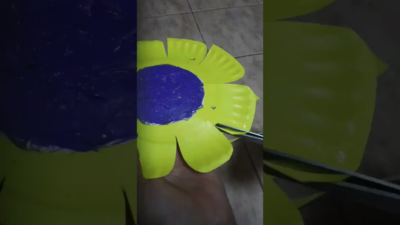 Create  paper plate  flowers 🌺✨️💕🌺🌞⚘️#short #ytshort ....#lavanyayaracreations ....