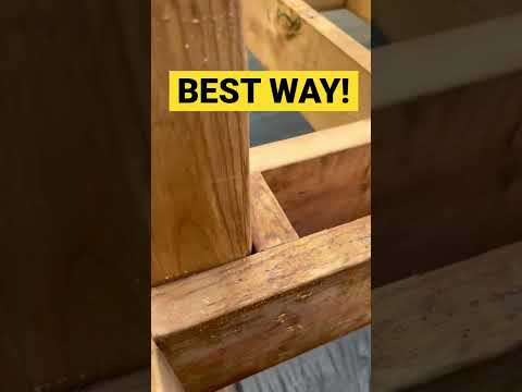 THE BEST WAY TO INSTALL 4x4 for railing. #decking #construction #shorts