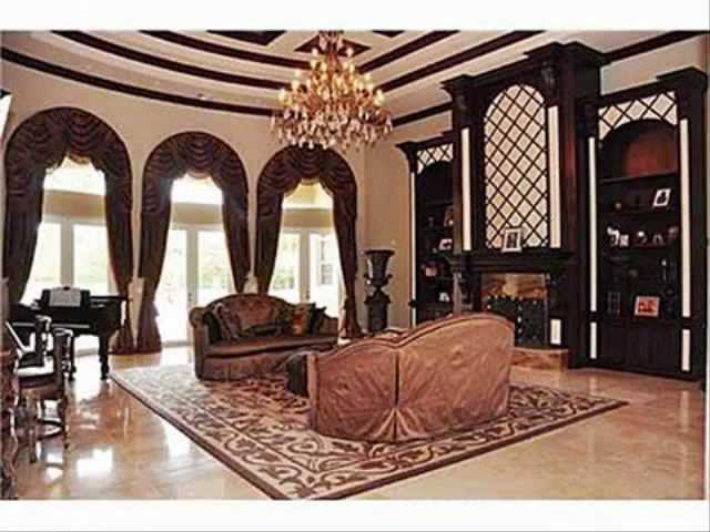 10 WWE superstars and their luxurious homes