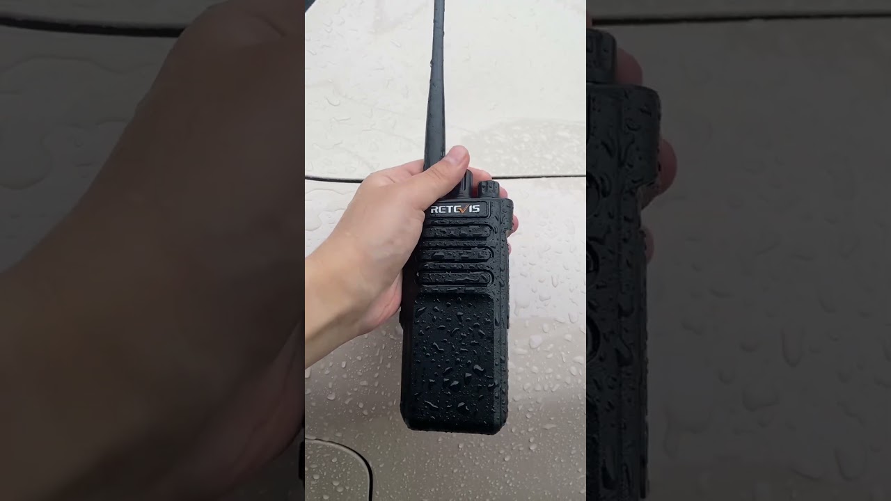 RT29 long-distance waterproof walkie-talkie show in the rain