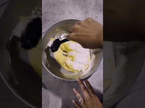 Baking basics: how to fold ingredients. #bakingbasics #baking #bakingtips #bakertips