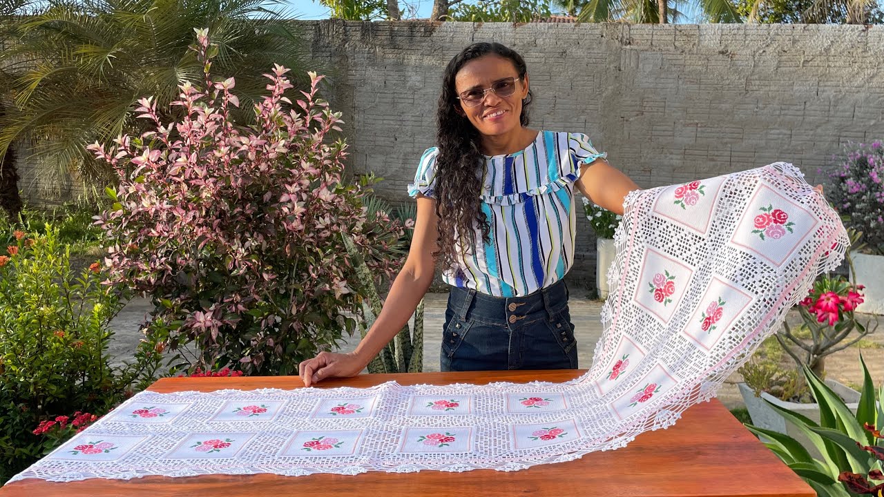 CROSS STITCH AND CROCHET TABLE RUNNER | HANDMADE WORK