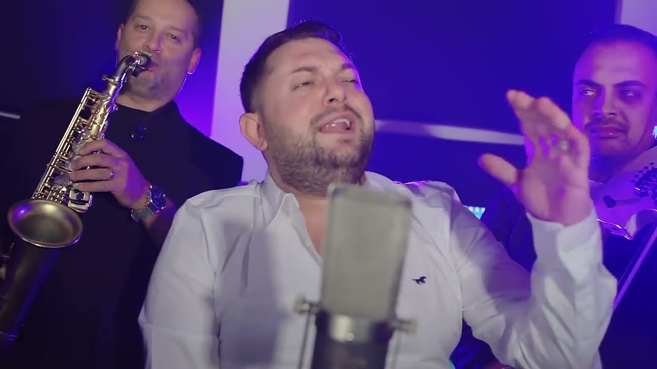 Lumea La Mine Se Uita by Puisor De La Medias from Romania | Popnable