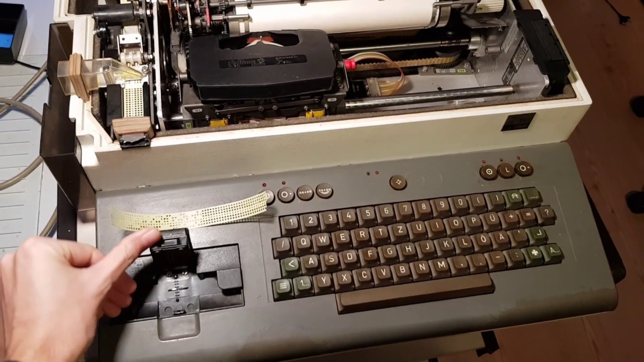 Sending a teletype message with the soundcard of your PC (SEL Lo2000 teletype demonstration)