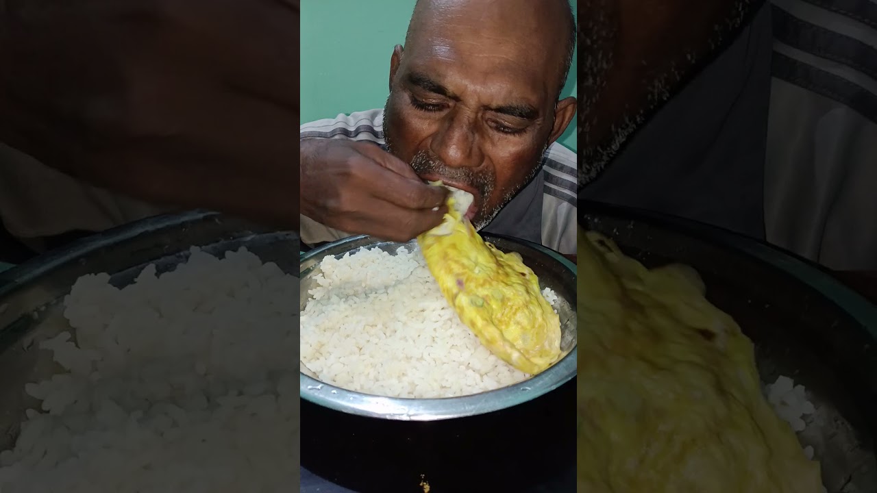 A professional omelet rice chef came to our house and made  omelet rice #shorts #food