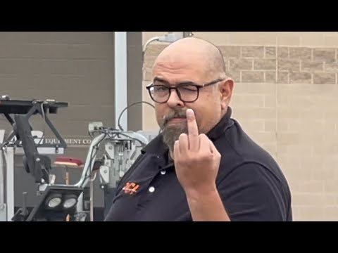 Government contractor do not like pictures taken. 1st amendment audit fail