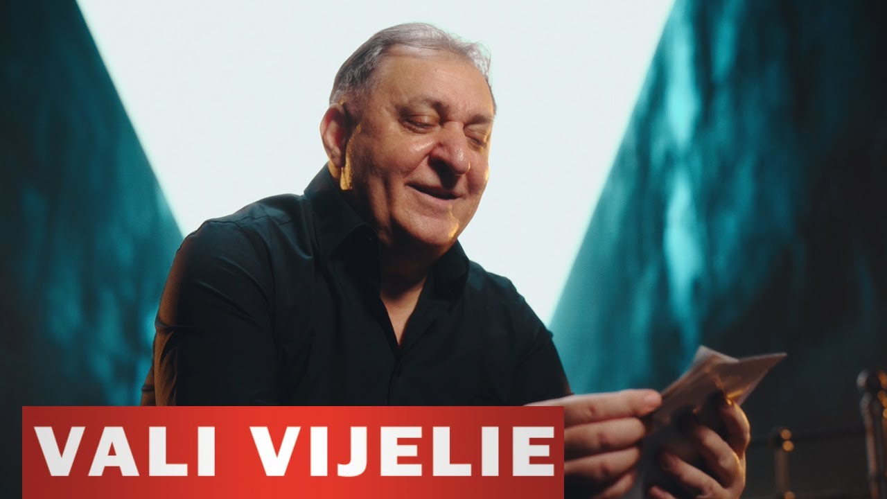 Vali Vijelie - Poze care dor (versuri) - Trăiește Muzica