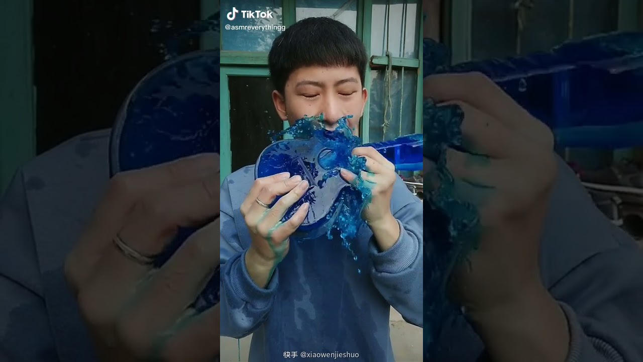 Asmr eating #shorts tik tok #ice #iceasmr #oddlysatisfying #sosatisfying