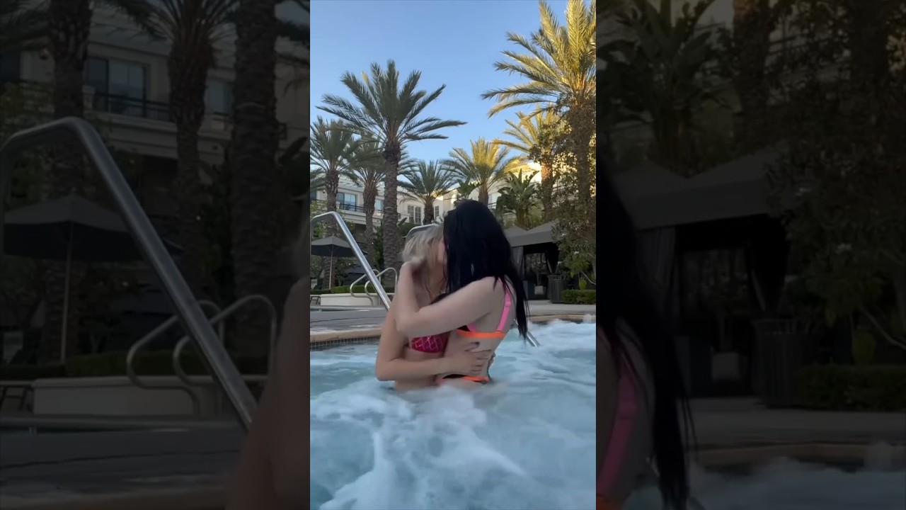 Two girls kissing 💋💋 #kissing #beautiful #viralvideo #girls #subscribe #shorts