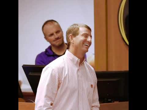 Deshaun Watson suprises Dabo Swinney with Allstate AFCA Good Hands Team Award