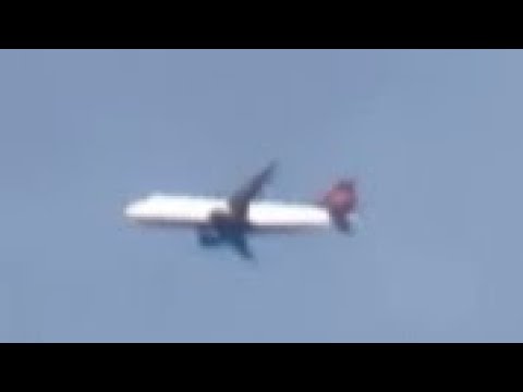 Delta Connection Embraer E175LR (DL5720, N220JQ) landing to JFK Airport over my house from BOS