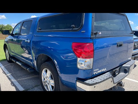 Toyota Tundra Limited 4WD Crew Max Cab V8 5.7L clean title CARFAX 2-Owner 32 service history records