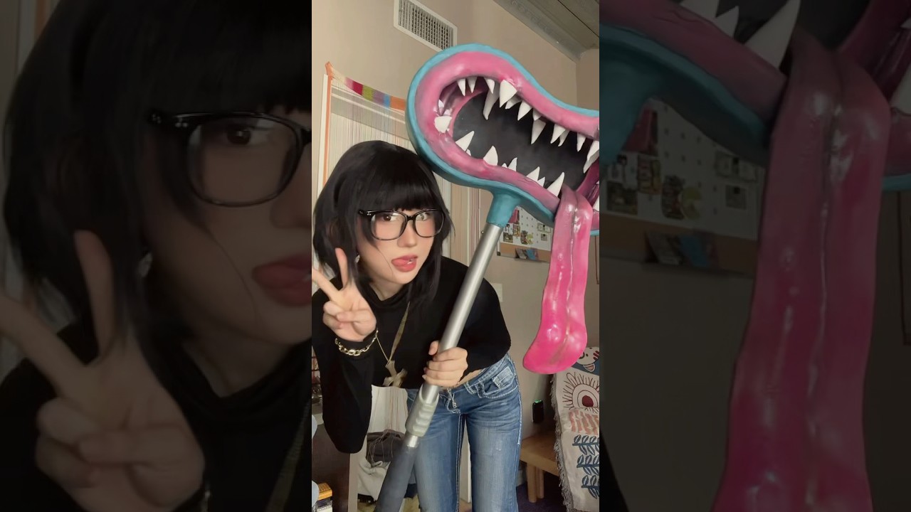 my shizuku cosplay for anime expo! made blinky myself, the wheels work~ #cosplay #hxh #cosplaygirl