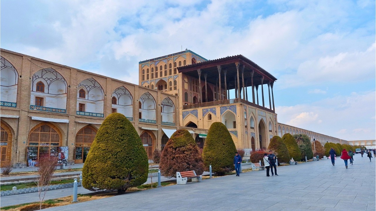 I Visited Naqsh-e Jahan Square, a Stunning Safavid-Era Wonder in Isfahan!