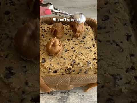 Biscoff caramel triple layer cookie bars!