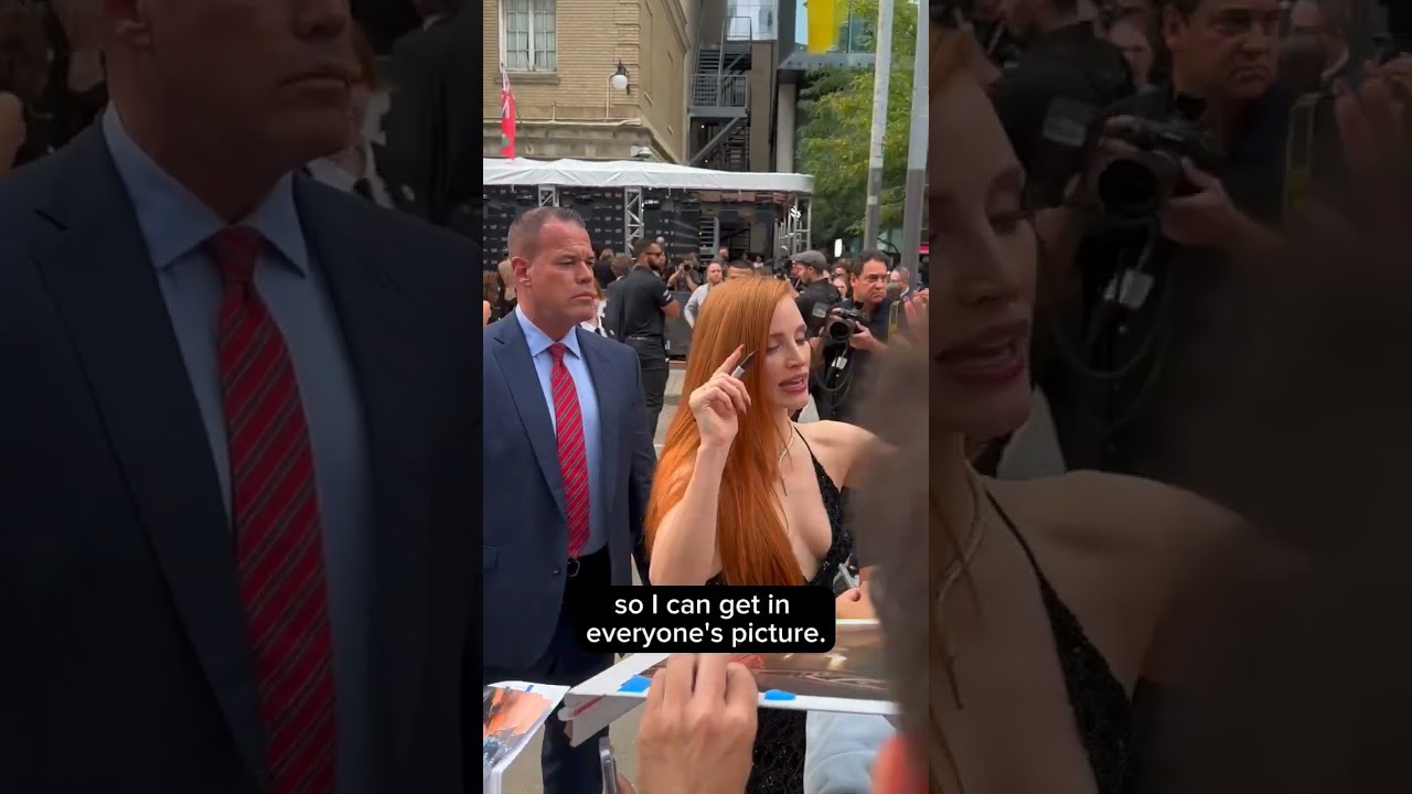Jessica Chastain Directs Fans How To Get Selfies With Her At TIFF 2023 #shorts
