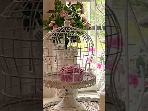 Vintage accessories for a shabby chic look