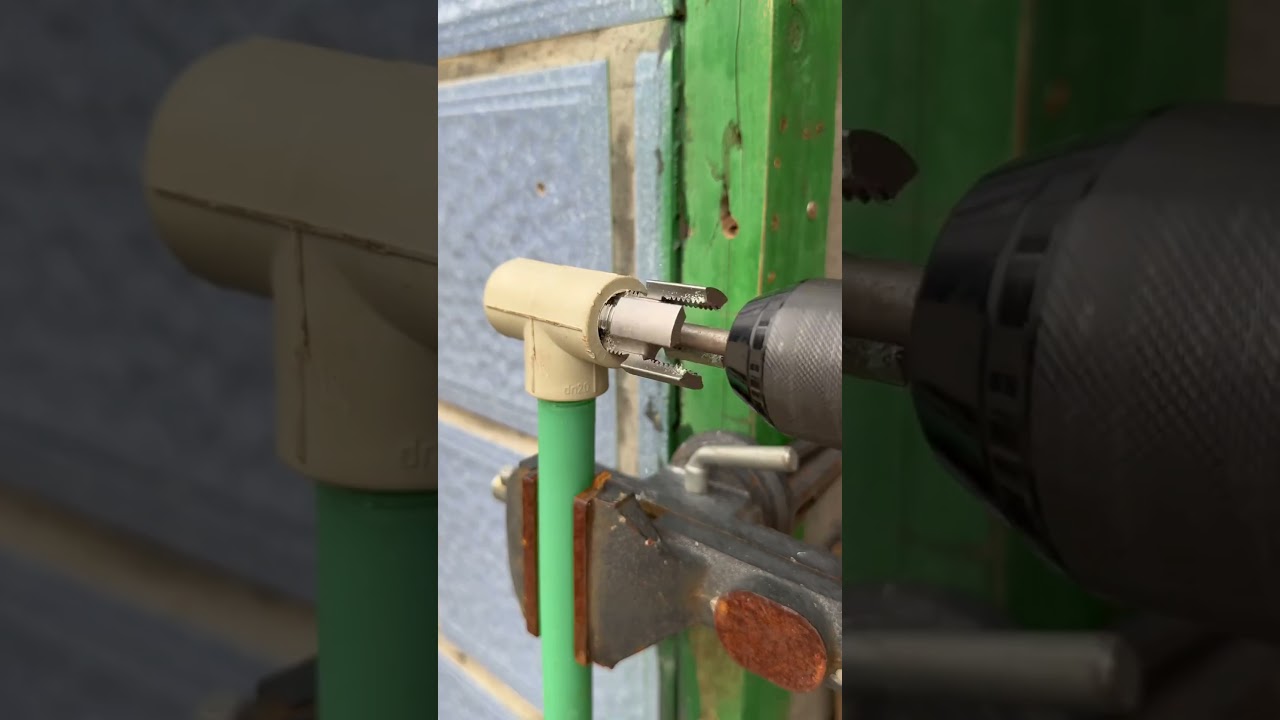 Plastic water pipe internal and external thread cutting tool
