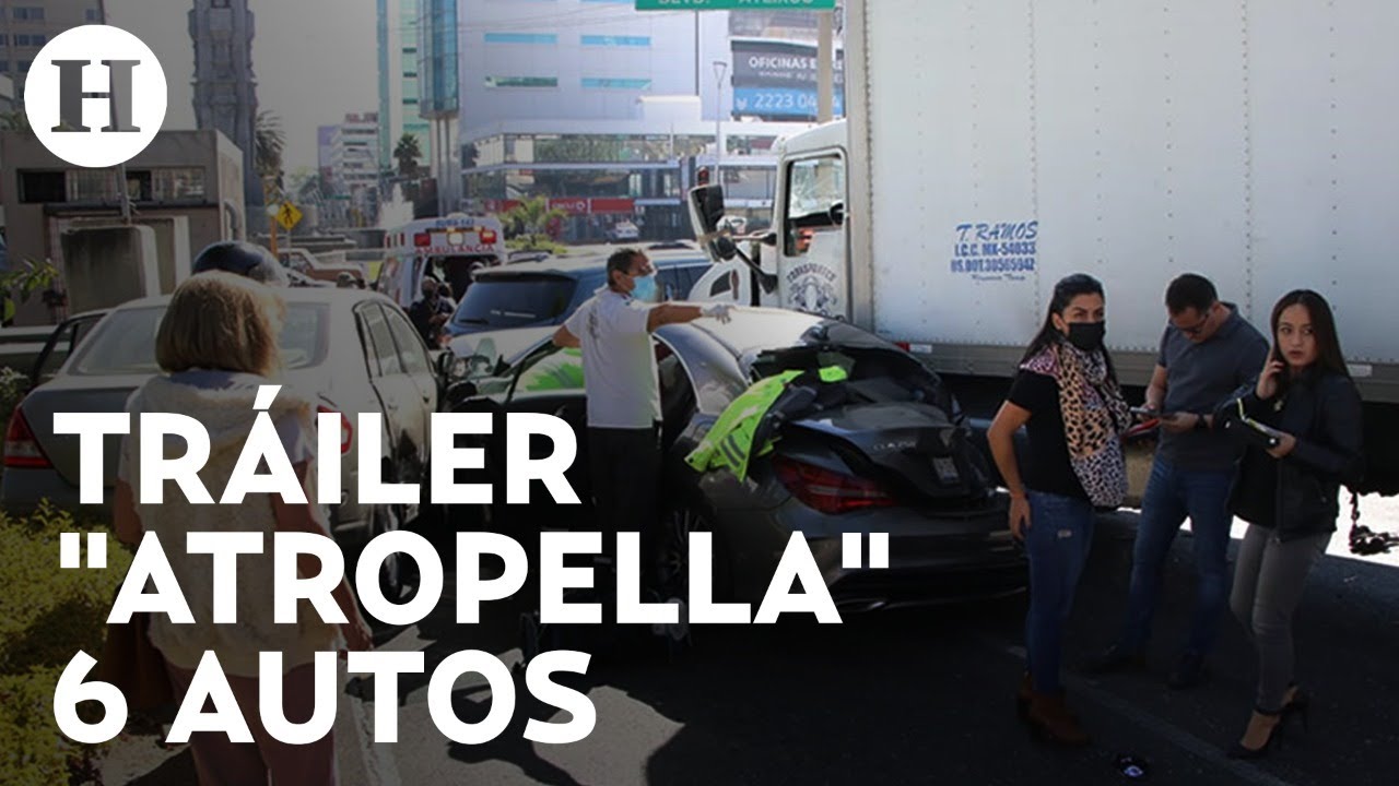 Tráiler se queda sin frenos y provoca choque múltiple en Santa Fe; 3 heridos y 6 autos dañados
