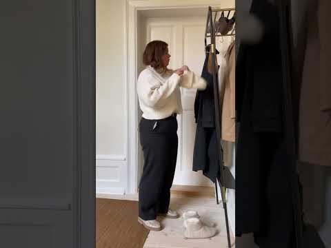 Напольная вешалка Lean On Me Clothes Rack в интерьере