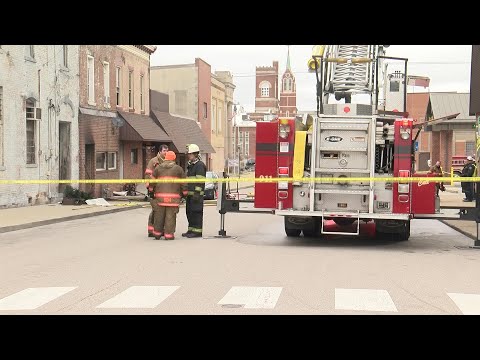 Raw Video of scene of fatal Washington, Indiana apartment fire