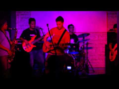 Frying Nemo Band - Hayahay Bar Dumaguete City