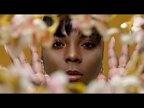MALIKA releases an appealing video for her “Stuck on You” single