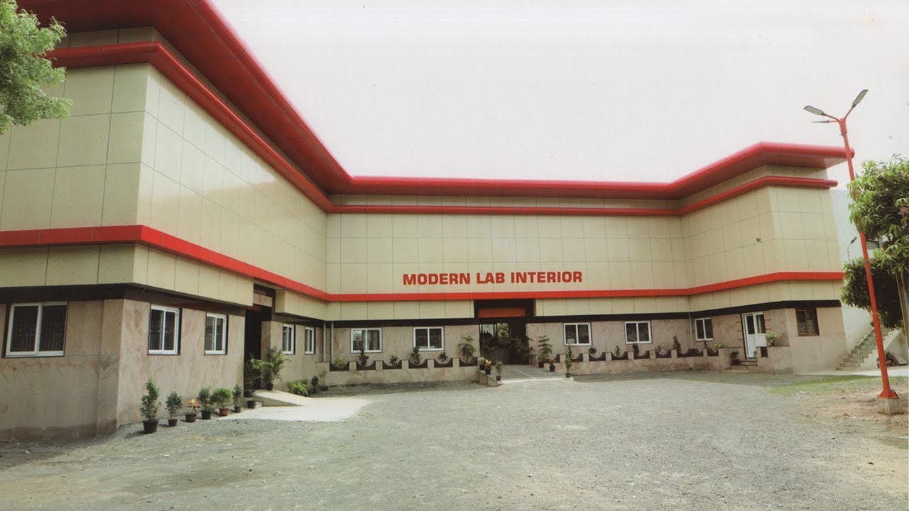 MODERN LAB INTERIOR