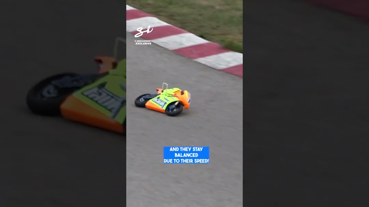 These tiny RC bikes are proving size really doesn't matter! 🤣🔥I 🎥: @Mikanews  #rc #bikes #racing