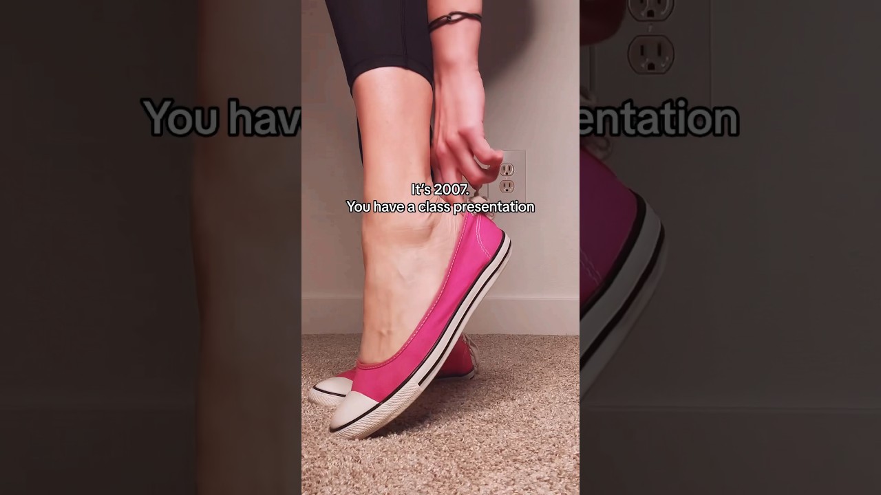 Emo but make it *business* #2000s #nostalgia #millennials #emo #scenegirl