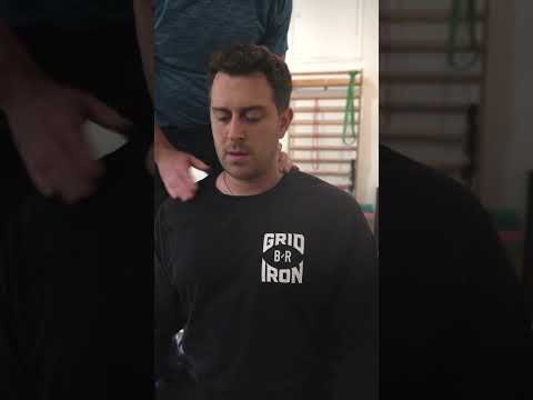 NECK PAIN FROM A PINCHED NERVE 😱 A Much Needed Chiropractic Adjustment