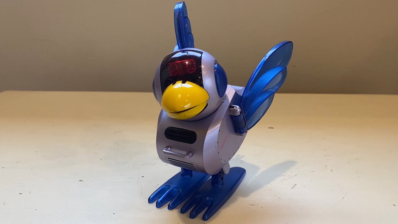 Tiger Electronics 2001 Robo-Chi Pets - Chirpy-Chi - Silver & Blue