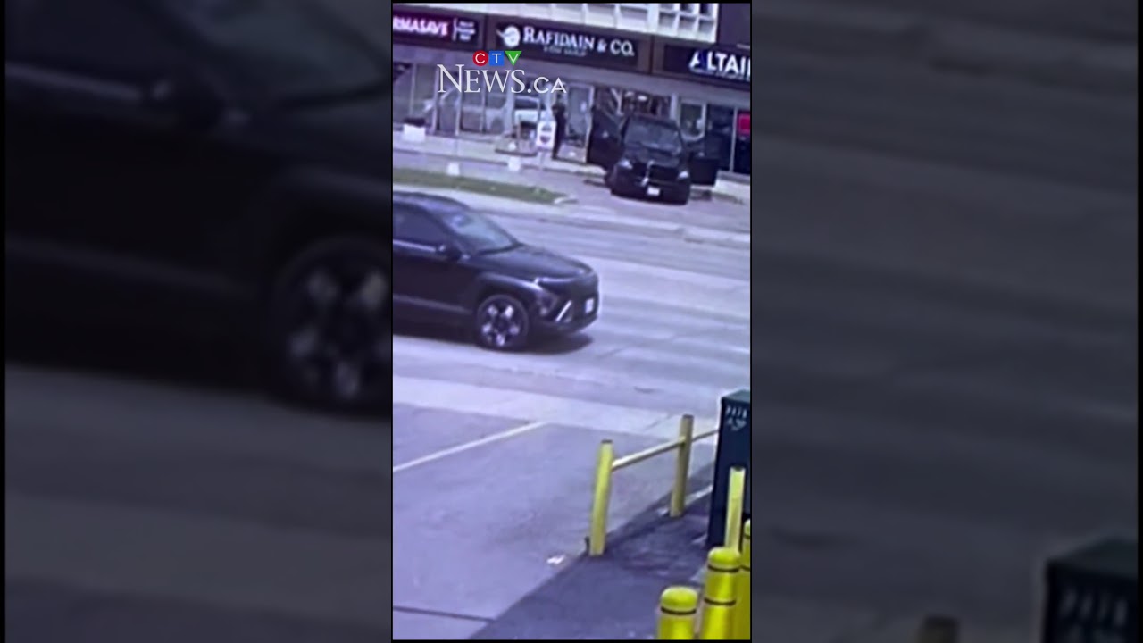 Video captures brazen car-ramming robbery at Ottawa jeweller