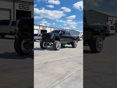 ‼️FOR SALE‼️2020 F250 Platinum • Any Level Lift Lift • 30” Wheels • 42” Tires - RPELITEMOTORS.COM