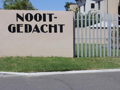 2 Bedroom Flat For Sale in Burgundy Estate, Cape Town, South Africa for ZAR 800,000...