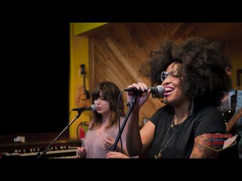 Jade and the Foxtones: "Sweet Cherry Ice Cream" - Performed live on the TV show 512 Studios LIVE!
