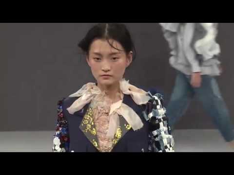 Viktor & Rolf – Fashion Show Haute Couture Autumn / Winter 2016/17