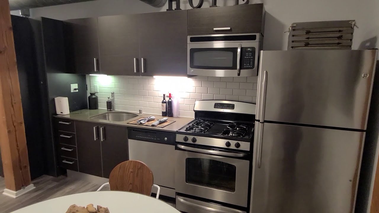 R2 3004 Studio 711 SQFT