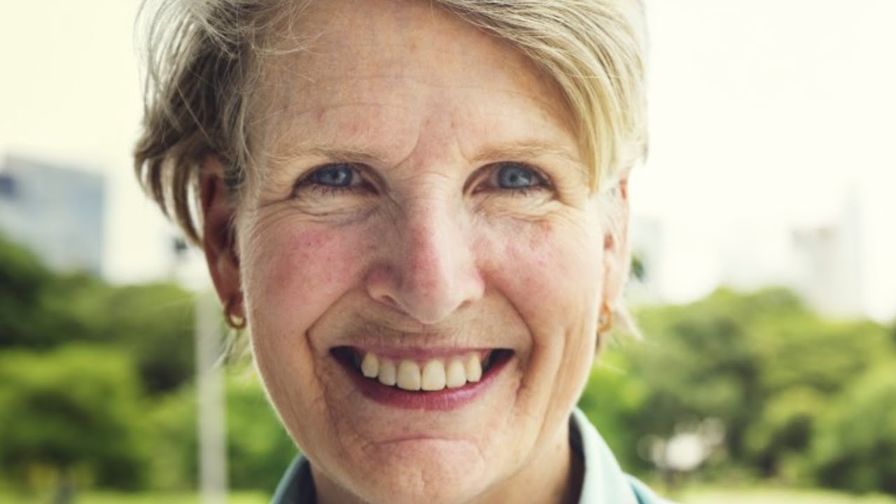 Eyebrow Mistakes That Age You Greatly